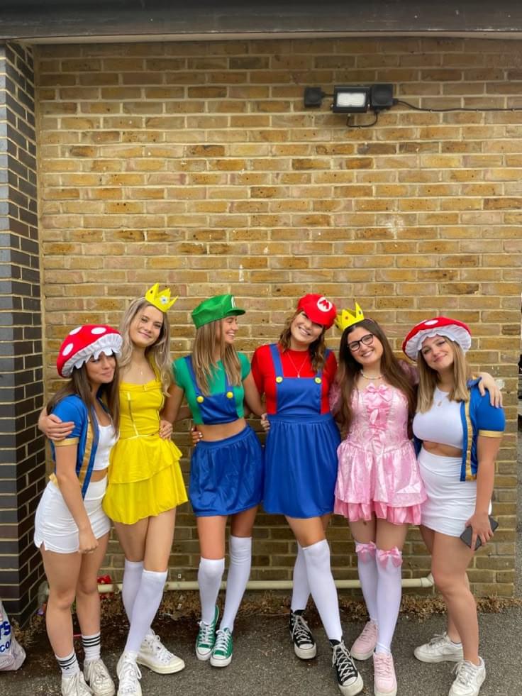 23 Best Teen Group Halloween Costumes That’ll Steal the Spotlight - Mekardo
